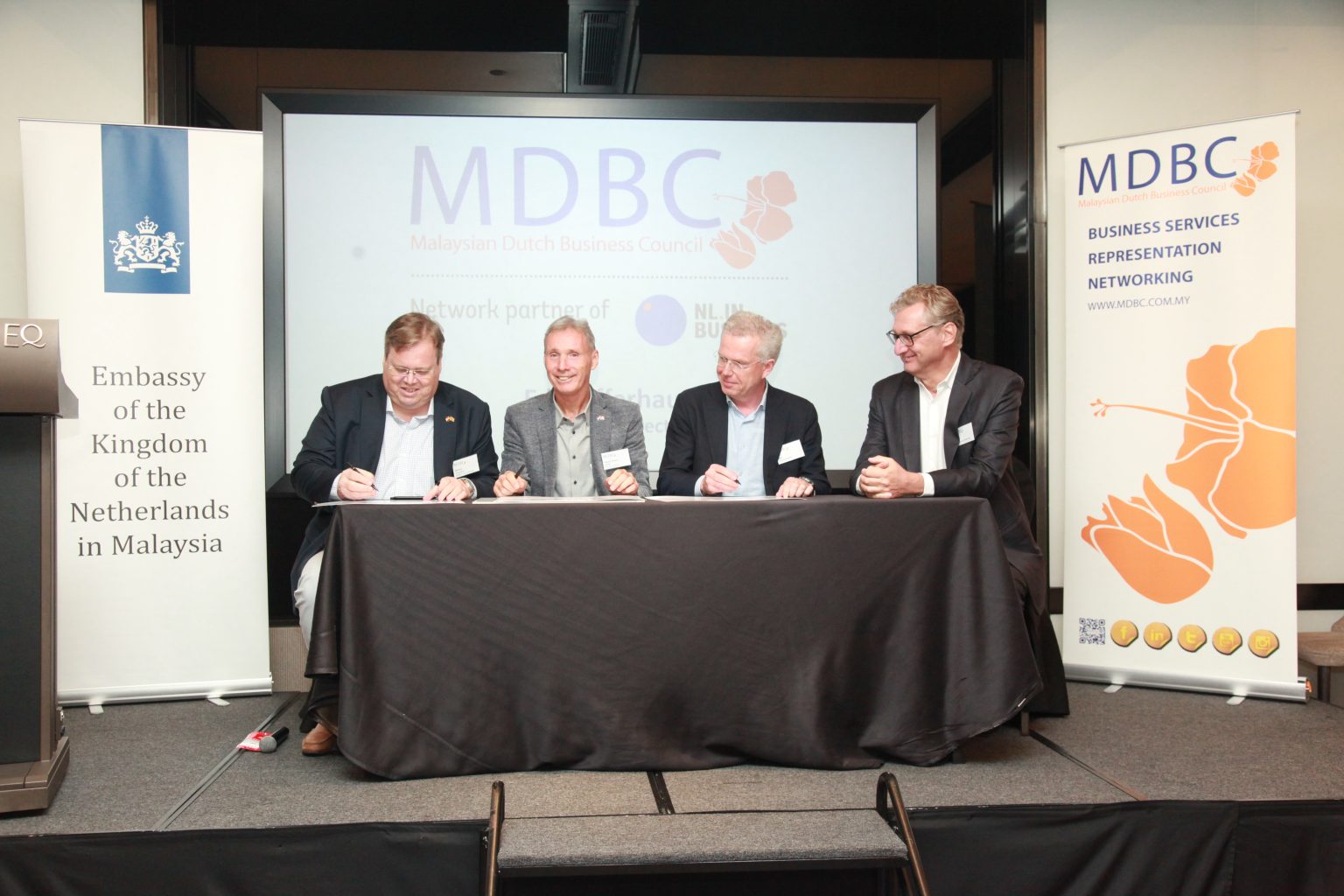 NL Business Hub Network • MDBC